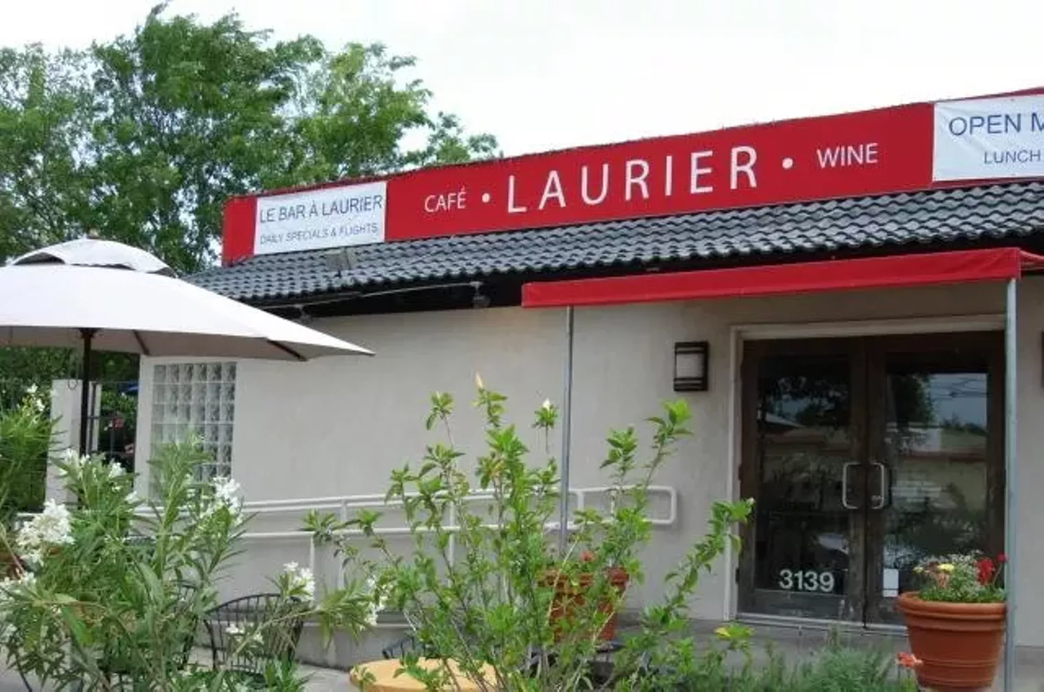 Laurier Café | Lower Shepherd-Kirby | Cafe, New American, Steakhouse ...