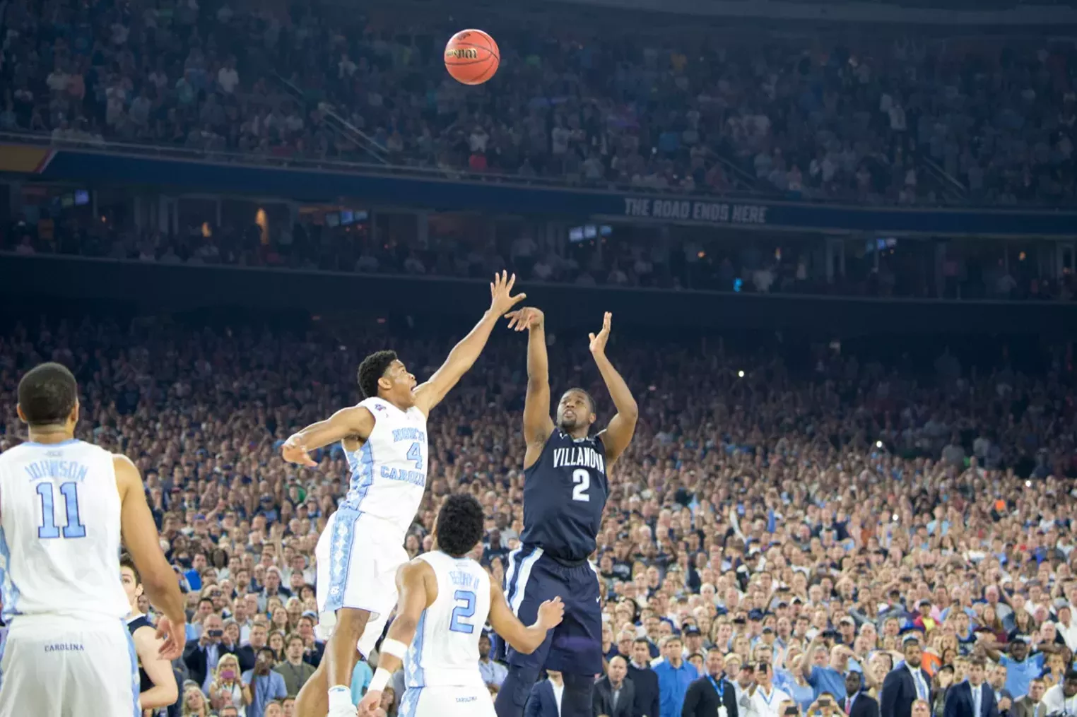 The Buzzer-Beating Action of the 2016 NCAA Basketball Championship ...